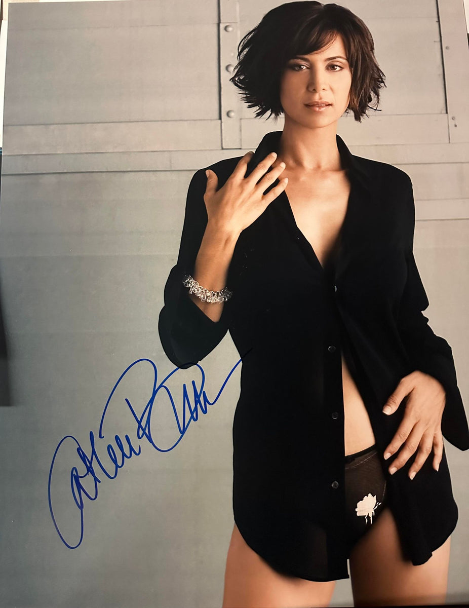 Catherine Bell from JAG Sexy Signed 16x20 Photo – SWAU Auction