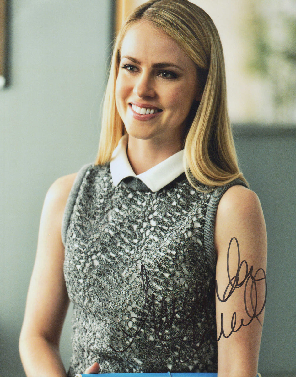 Amanda Schull as Katrina Amanda Bennett in Suits Signed 11x14 Photo – SWAU Auction