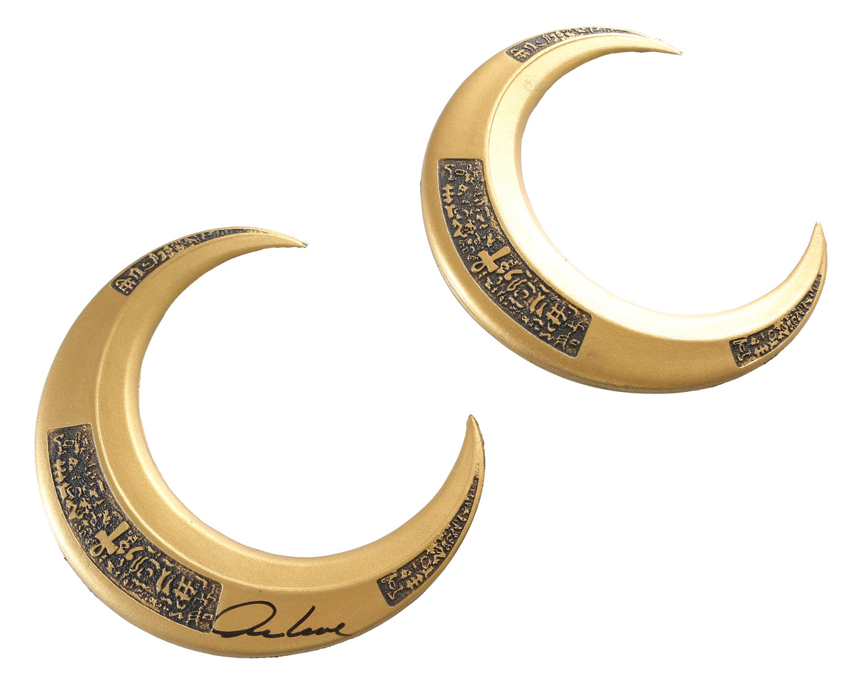 Moon Knight Prop Replica Crescent Blades (SWAU) Signed by Oscar Isaac ...