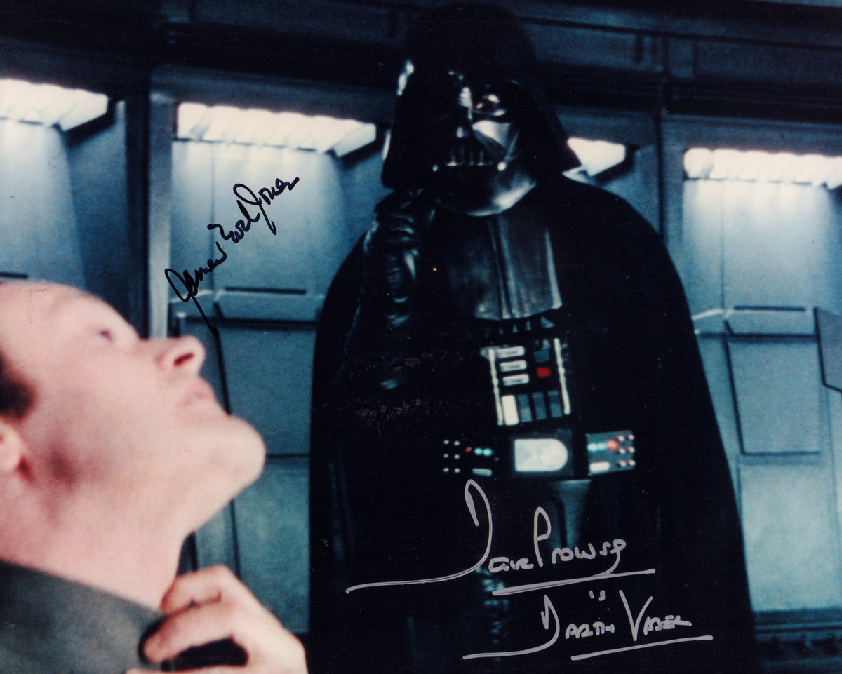 James Earl Jones & Dave Prowse as Darth Vader in Star Wars: A New Hope ...
