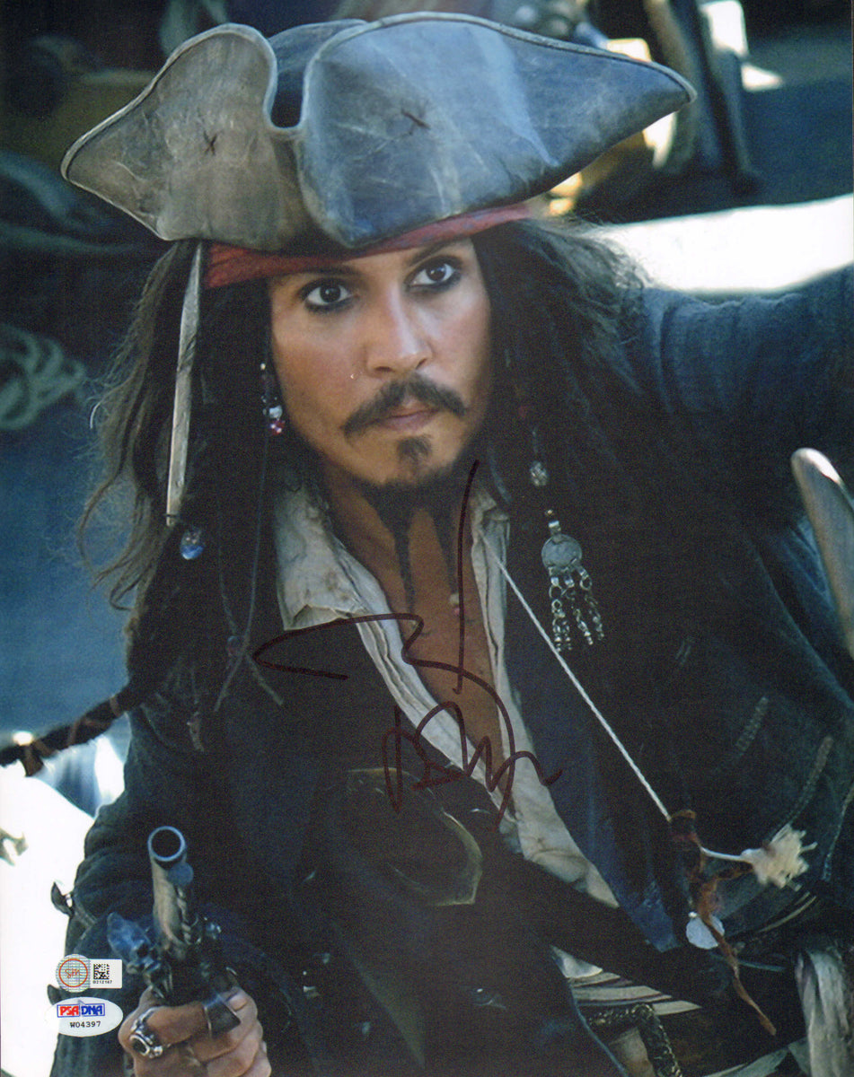 Johnny Depp as Captain Jack Sparrow in Pirates of the Caribbean (PSA ...
