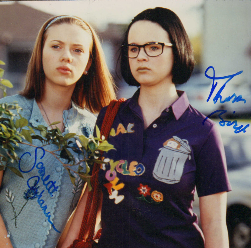 Scarlett Johansson as Rebecca and Thora Birch as Enid in Ghost World S ...