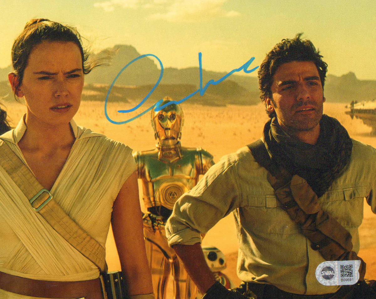 Oscar Isaac as Poe Dameron with Rey & C-3PO in Star Wars: The Rise of ...