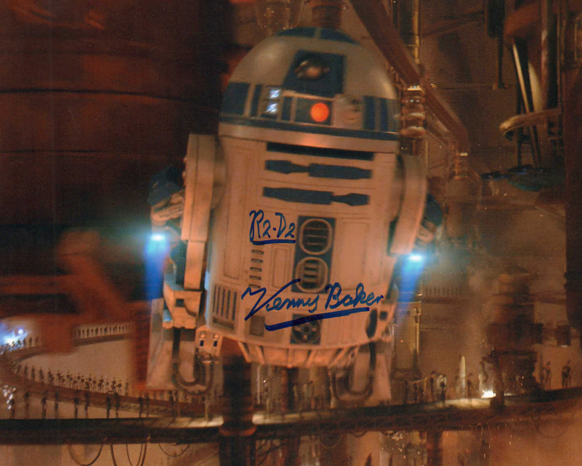 Kenny Baker as R2-D2 in Star Wars Episode II: Attack of the Clones Sig ...