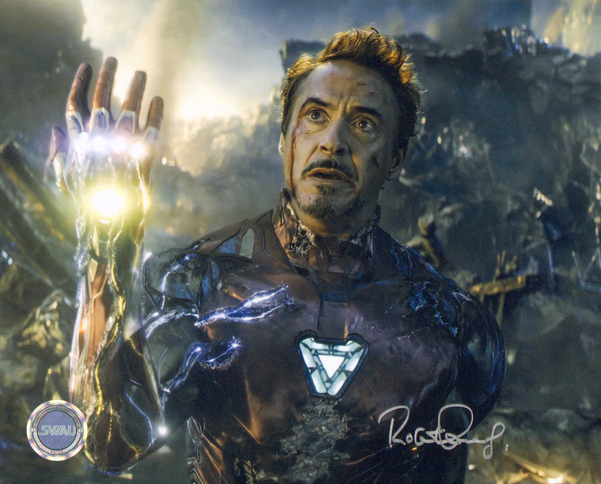Robert Downey Jr. as Tony Stark / Iron Man Doing the Snap in Avengers ...