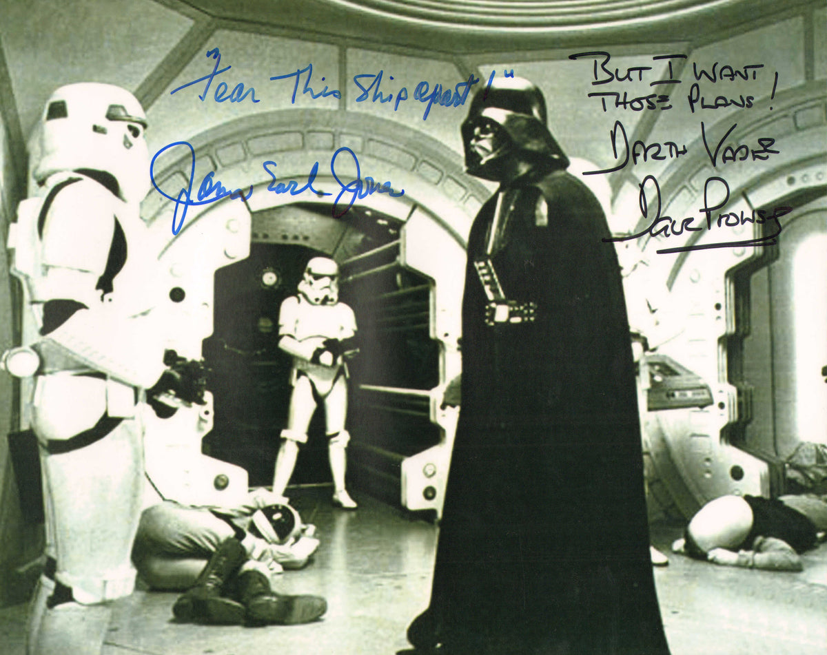 James Earl Jones & Dave Prowse as Darth Vader in Star Wars: A New Hope ...