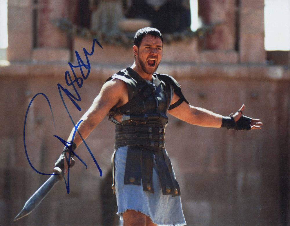 Russell Crowe as Maximus Decimus Meridius in Ridley Scott's Gladiator ...