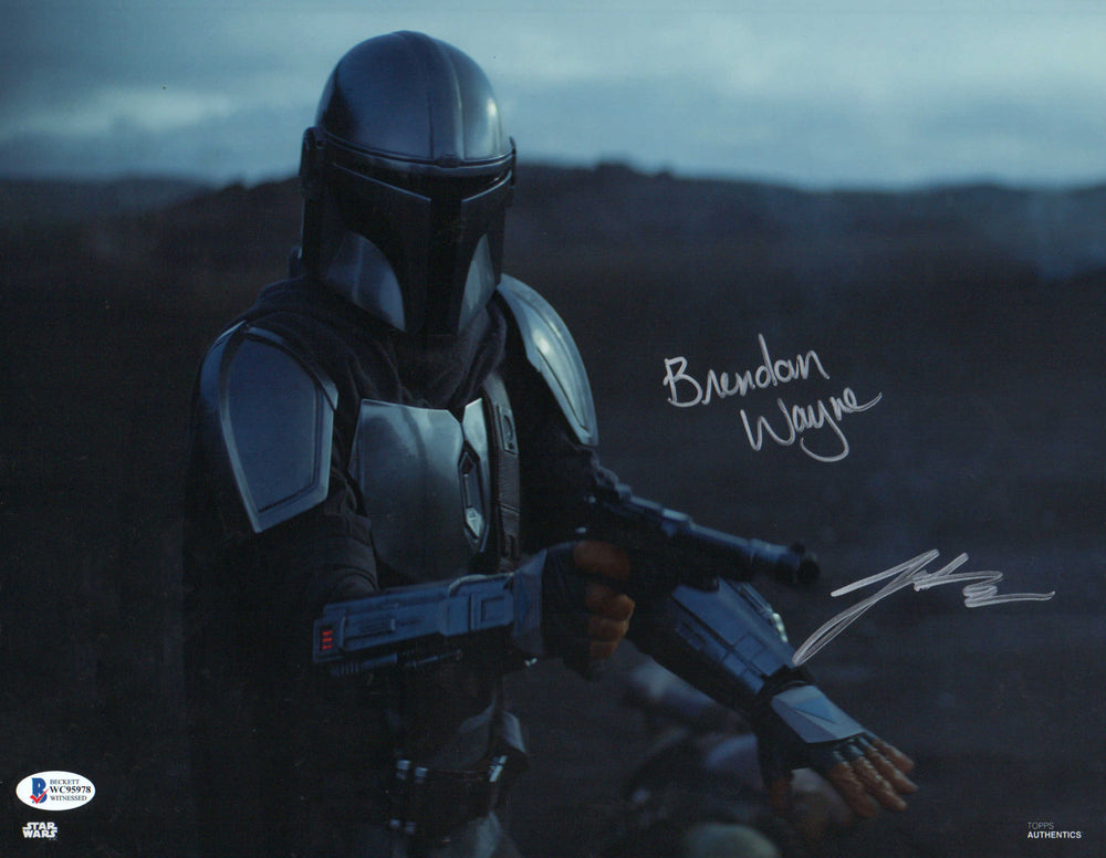 Lateef Crowder and Brendan Wayne as the Mandalorian in Star Wars: The ...