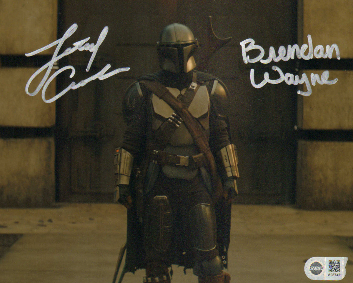 Lateef Crowder and Brendan Wayne as the Mandalorian in Star Wars: The ...